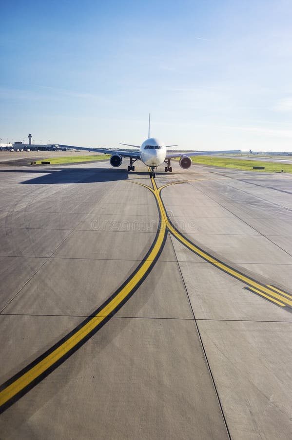 Airplane on Lane stock image. Image of lane, agency, aerospace - 32965351