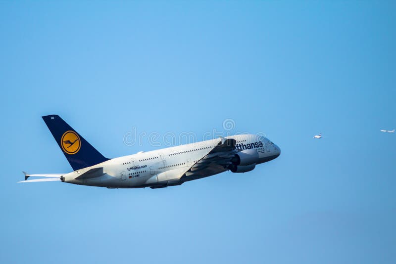 Airplane taking off editorial photography. Image of departure - 97429512