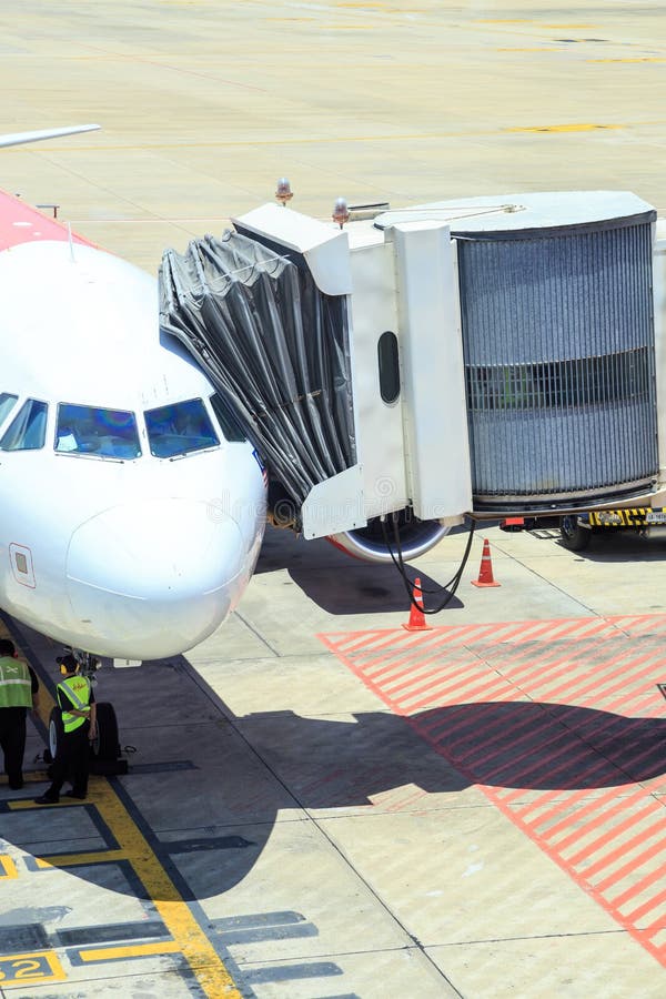 Airport ground worker editorial stock photo. Image of arrive - 44512368