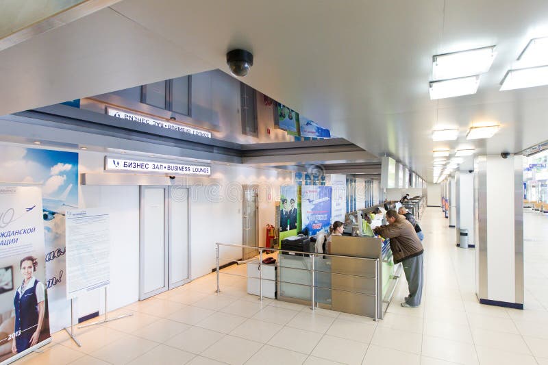 Airport interior editorial stock image. Image of flying - 40595484