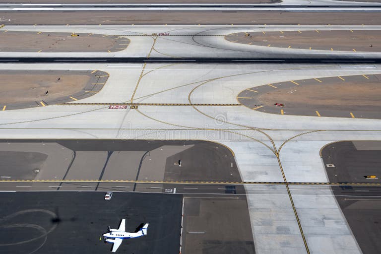 650 Airport Runway Approach Lights Stock Photos - Free & Royalty-Free ...