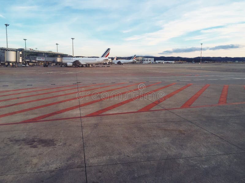 Airport terminal editorial stock image. Image of line - 50166484