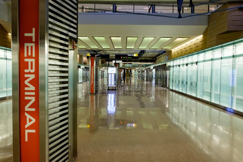 Airport transit terminal editorial photography. Image of lines - 87478367