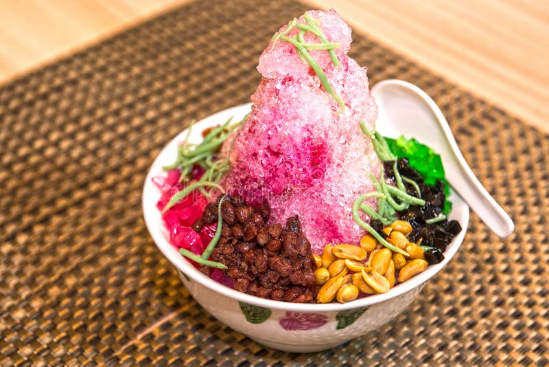 Ais kacang Air batu campur 库存图片. 图片 包括有 字面上, 点心, 街道 - 167446535