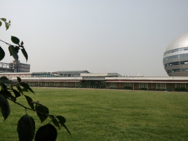 Aiub stock afbeelding. Image of universiteit, internationaal - 112280801