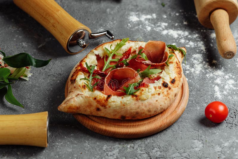 Ajarian Traditional Flatbread Khachapuri Hachapuri Jamon Cheese Herbs ...