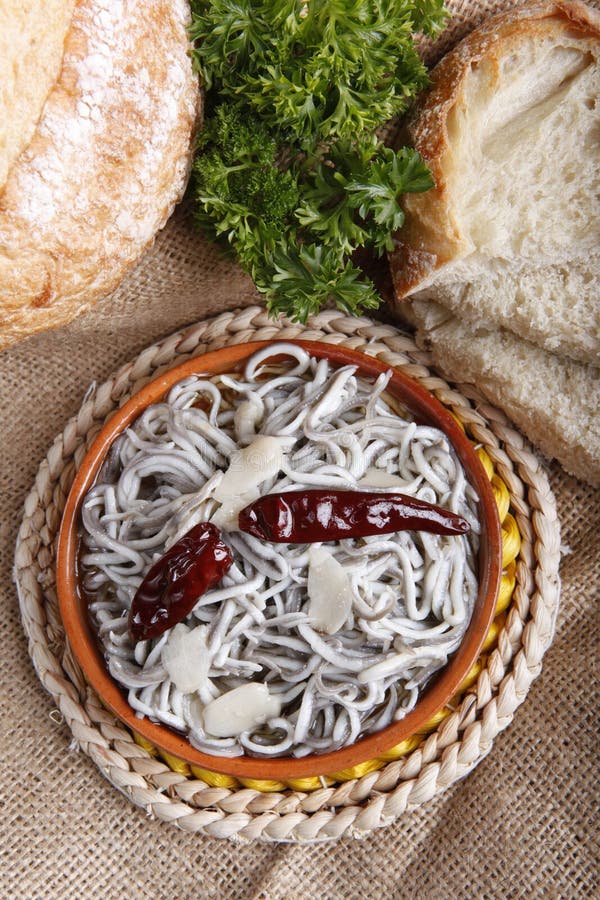 Angulas al ajillo immagine stock. Immagine di ciglio - 10519519