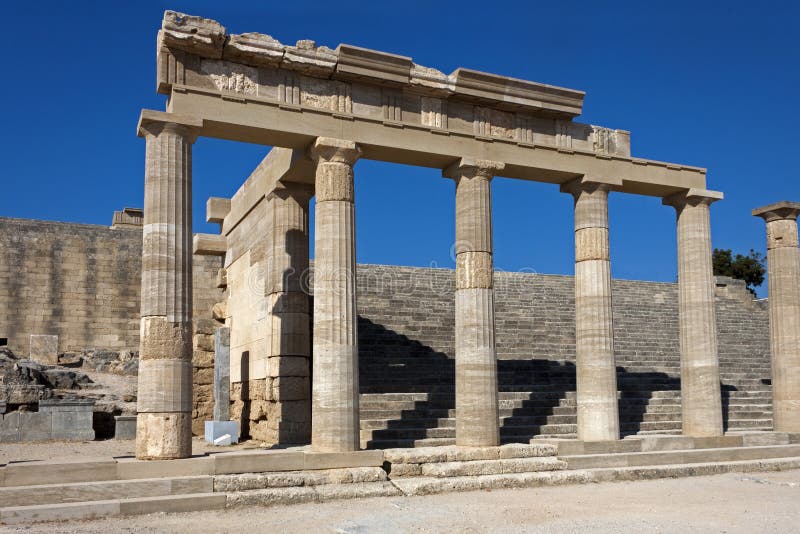 Akropol Lindos, Rhodes obraz stock. Obraz złożonej z architektury ...