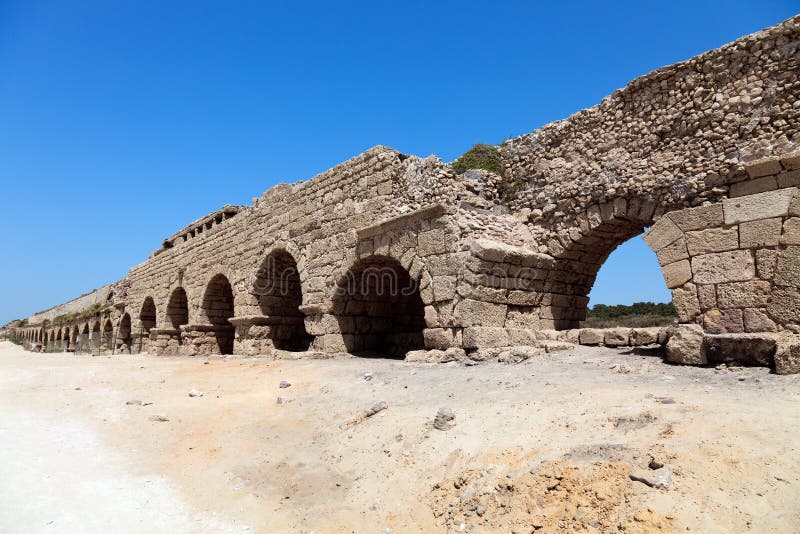 Akvedukt i Israel fotografering för bildbyråer. Bild av gammal - 25137889
