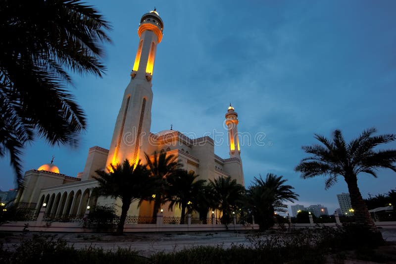 Al-Fateh Grote Moskee, Bahrein Stock Afbeelding - Image of vergiffenis ...