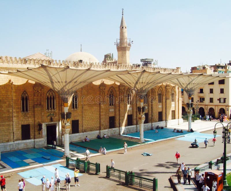 Al-Hussein Mosque, Cairo editorial stock image. Image of history - 76413314