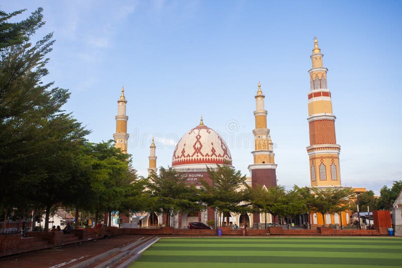 Al-Imam Grand Mosque, the Largest Mosque and Center of Islamic ...
