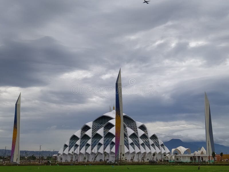 The Al-Jabbar Grand Mosque Located in Gedebage is a Mosque Designed by ...