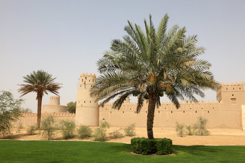Al Jahili Fort in Al Ain, Abu Dhabi Stock Photo - Image of fortress ...
