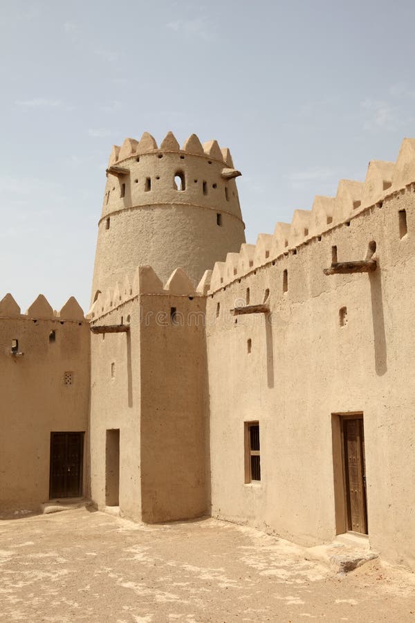Al Jahili Fort in Al Ain, Abu Dhabi Stock Photo - Image of fortress ...