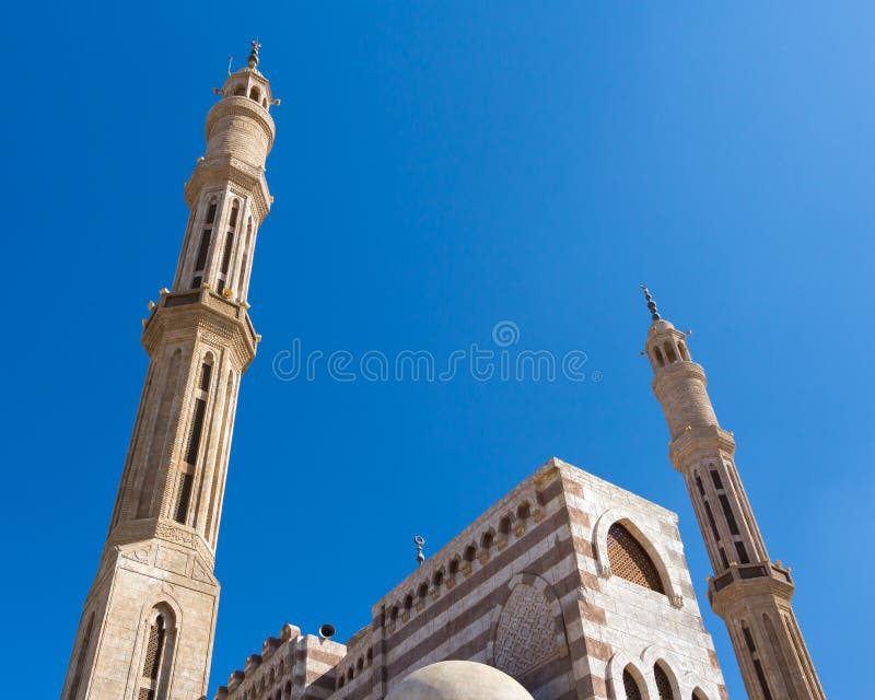 Al Mustafa Mosque stock photo. Image of scenery, mosque - 33224942