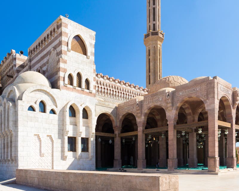 Al Mustafa Mosque stock image. Image of outside, resort - 33224947