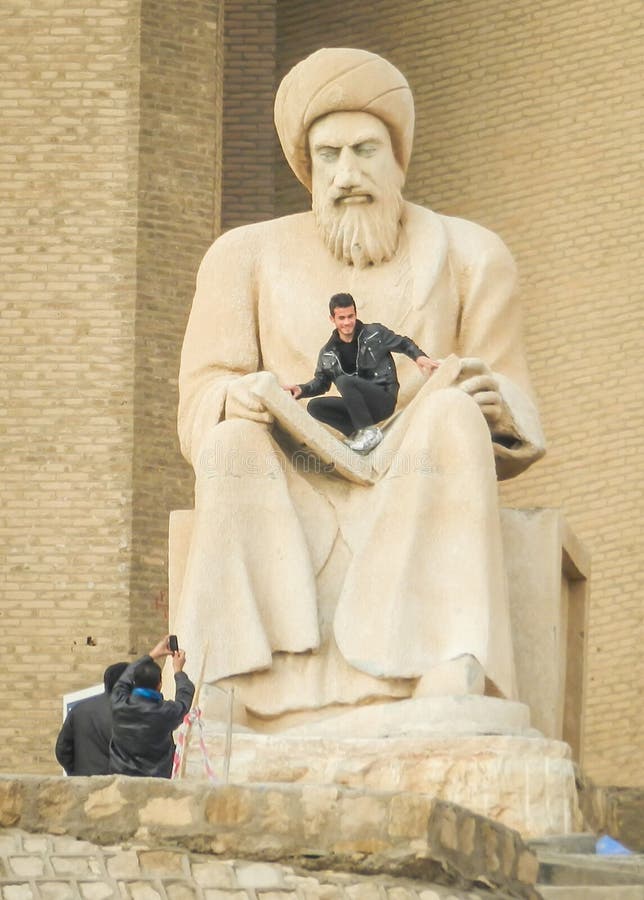 Al Mustewfi Statue in Downtown Erbil Editorial Photo - Image of ... Al Mustewfi Statue in Downtown Erbil Editorial Photo - Image of ...