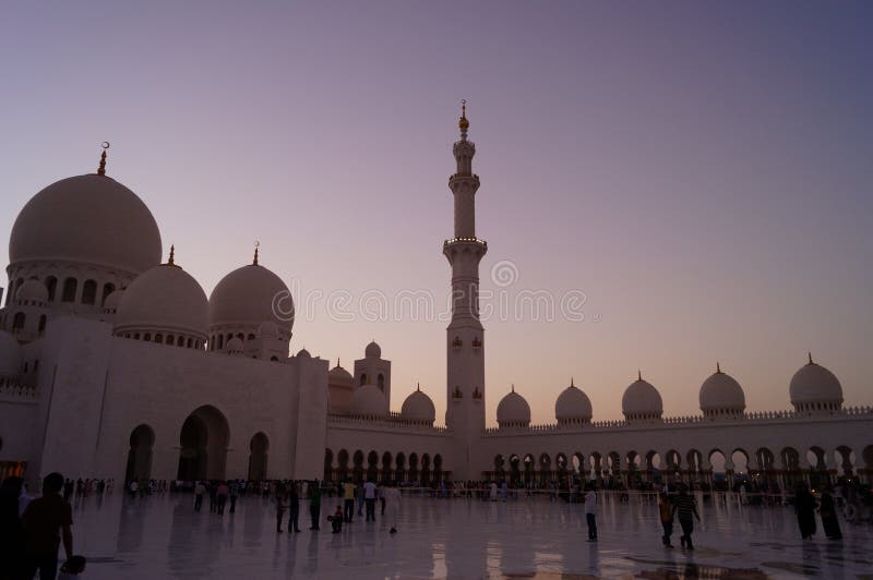 Al sheikh zayed mosque editorial photo. Image of evening - 40842431