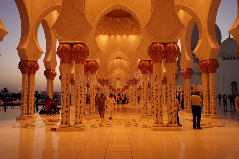 Al sheikh zayed mosque editorial stock image. Image of zayd - 40842514