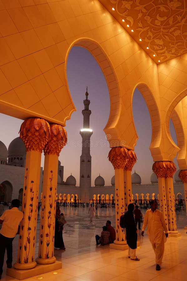 Al sheikh zayed mosque editorial photo. Image of sheikh - 40842546