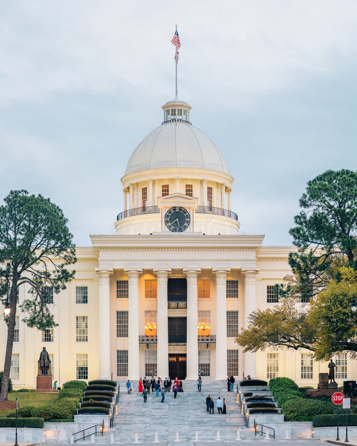 Alabama State Capitol Building in Montgomery Alabama Editorial ...
