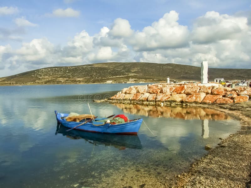 Ein Strand in Alacati stockfoto. Bild von izmir, bewölkt - 63203702