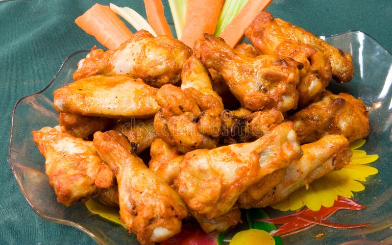 Alas de pollo imagen de archivo. Imagen de pollo, alas - 4224979
