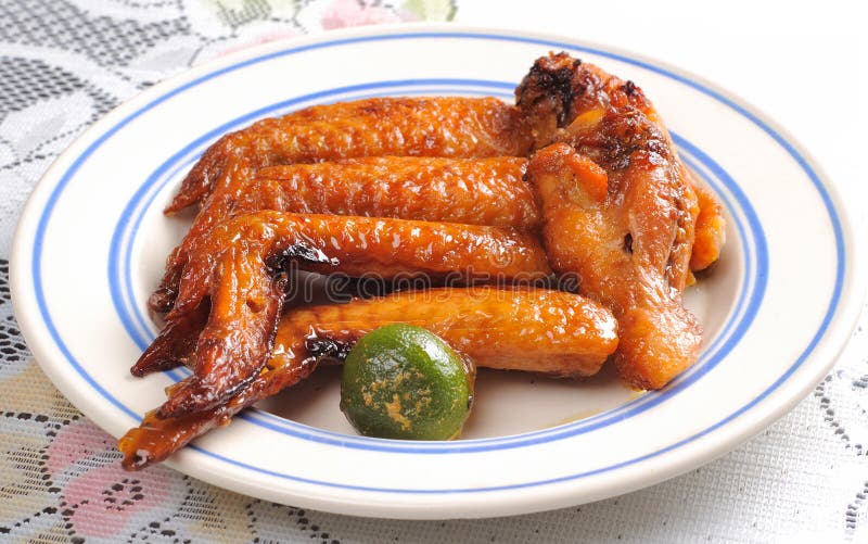 Alas de pollo del Bbq foto de archivo. Imagen de fresco - 9995708