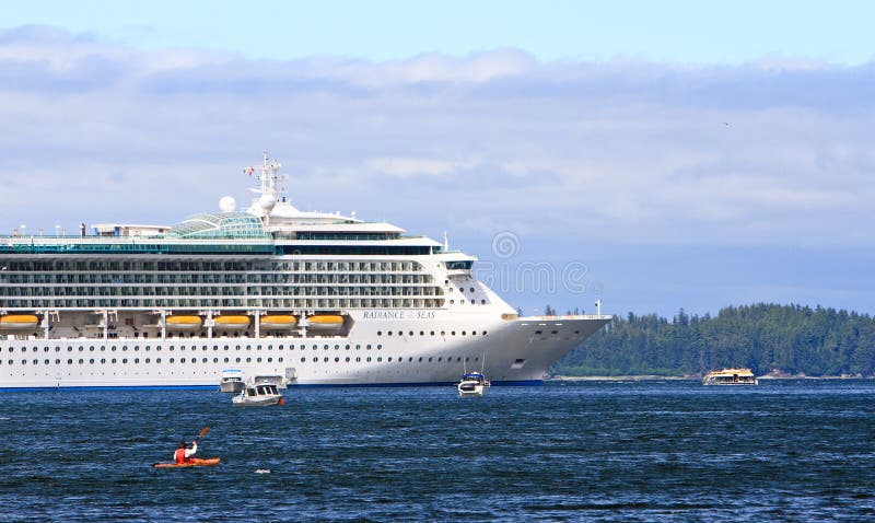 Alaska - Caiaque, Barcos De Pesca, Navio De Cruzeiros Fotografia ...
