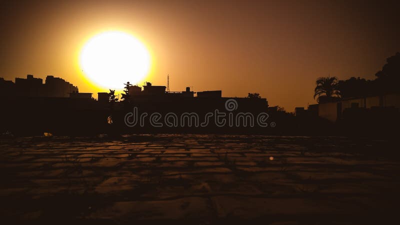 ALBA immagine stock. Immagine di chiarore, alba, sole - 112408985