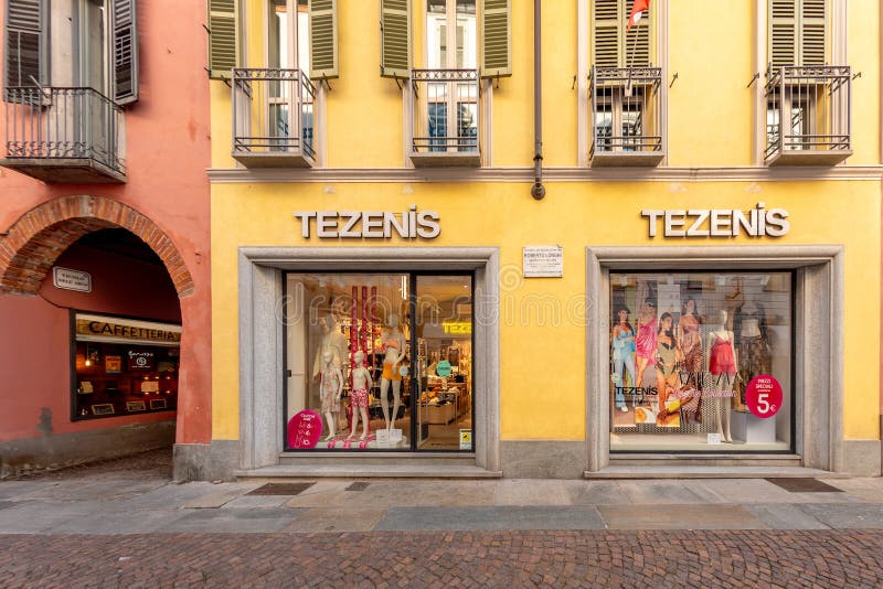 Tezenis Store in Via Vittorio Emanuele II in Alba, Cuneo, Italy ... Tezenis Store in Via Vittorio Emanuele II in Alba, Cuneo, Italy ...