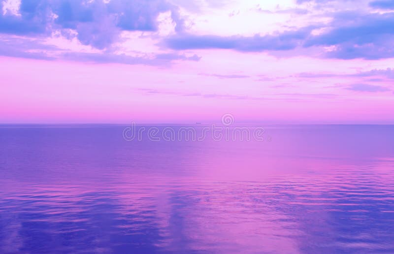 Alba sul mare fotografia stock. Immagine di crepuscolo - 68756794