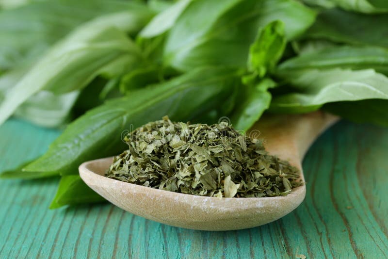 Albahaca Seca Fotos De Stock - Descarga 576 Fotos Libres de Derechos