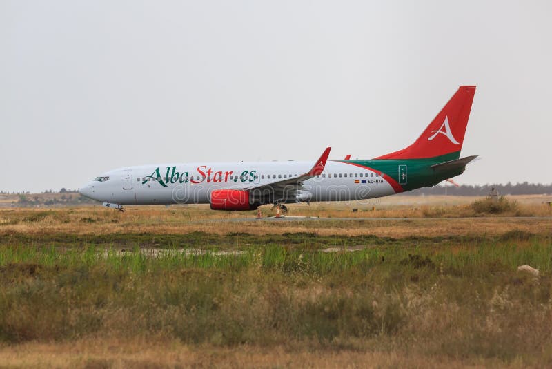 AlbaStar Boeing 737-800 editorial photo. Image of mallorca - 150458896