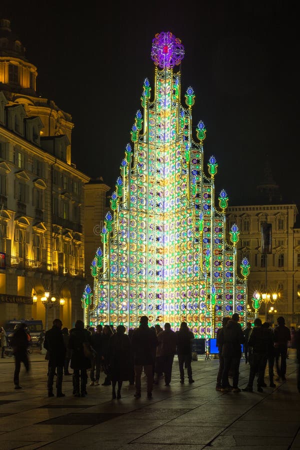 Albero Di Natale a Torino, Italia Fotografia Stock Editoriale ...