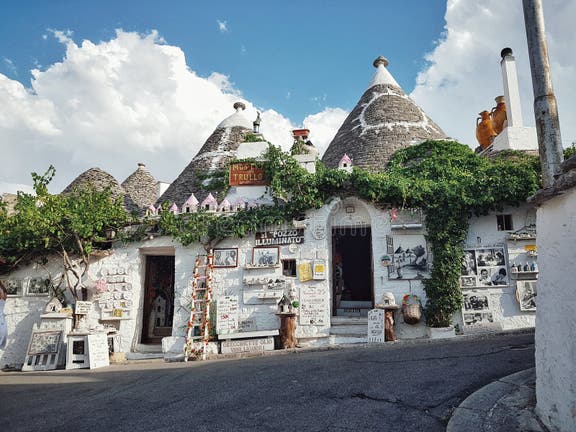 Alberobello foto editorial. Imagen de vagabundo, blanco - 98301851
