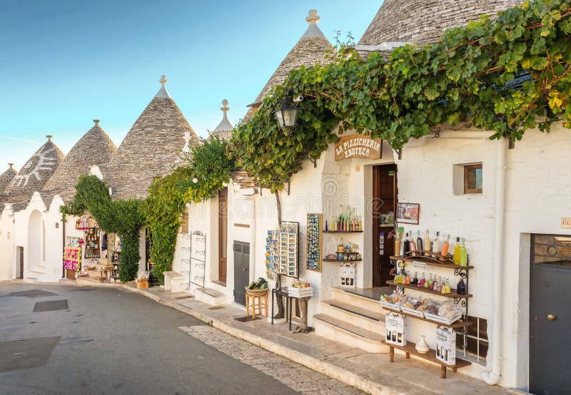 Alberobello Trulli, Apulia, Puglia, Italia Foto editorial - Imagen de ...