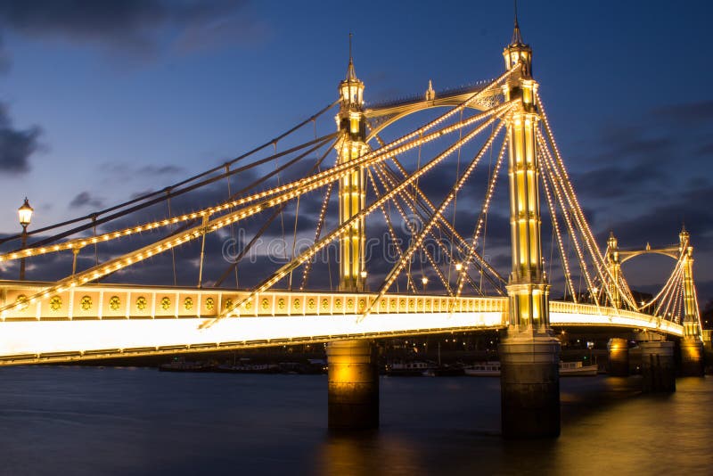Albert bridge London stock image. Image of suspension - 29535557
