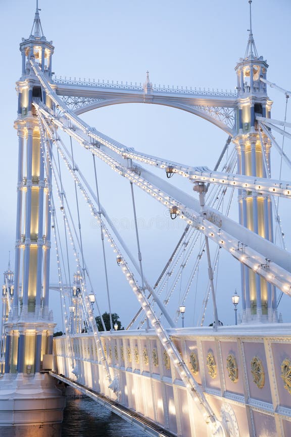 Albert Most; Chelsea; Londyn Zdjęcie Stock - Obraz złożonej z most ...