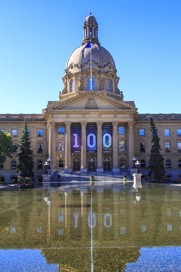 The Alberta Legislature Building in Edmonton Stock Image - Image of ...