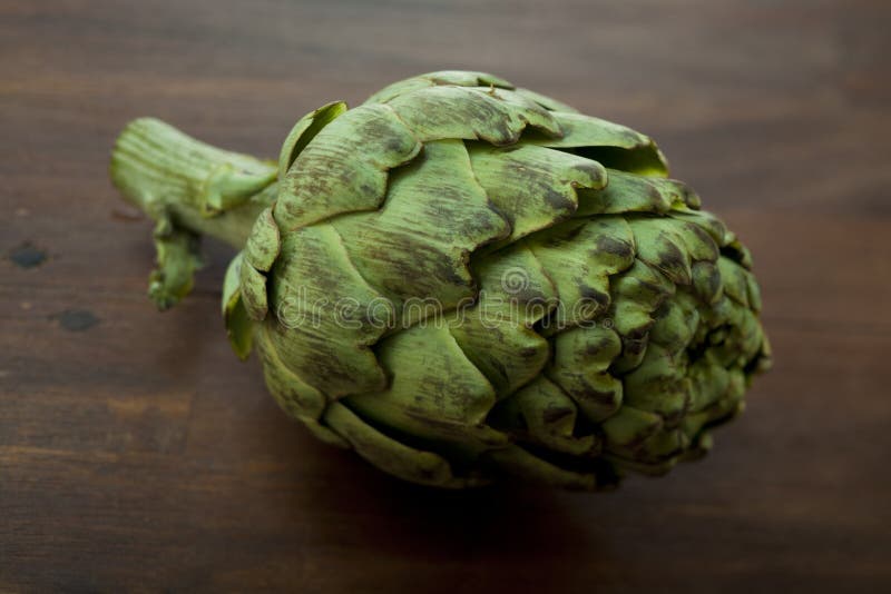 Alcachofa foto de archivo. Imagen de madera, crudo, comer - 19168294