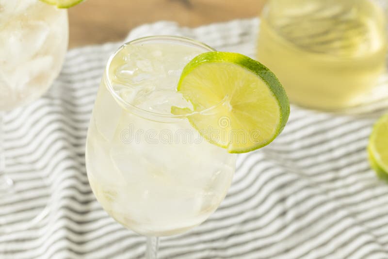 Alcohlic Refreshing Wine Spritzer Stock Image - Image of drink ...