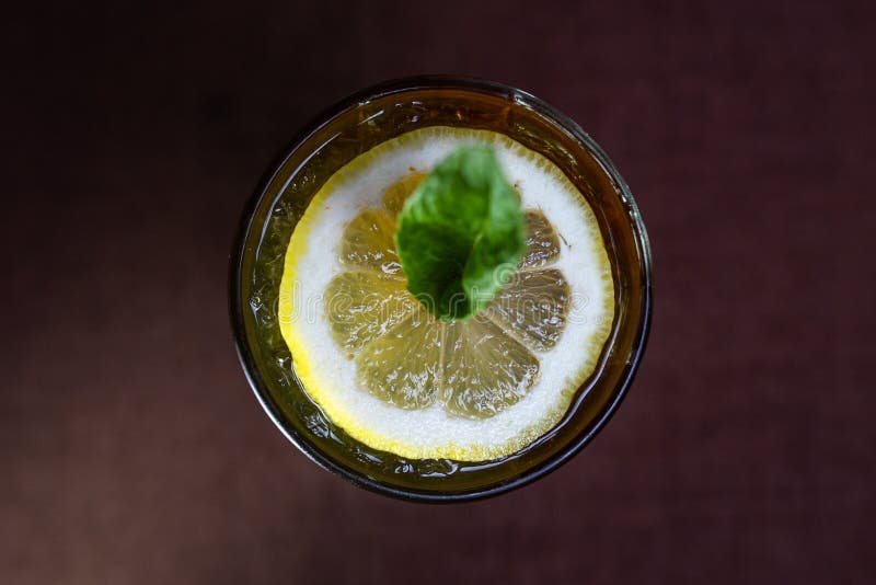 Alcoholic Drink with Coca-Cola and a Slice of Lemon in a Glass Stock ...