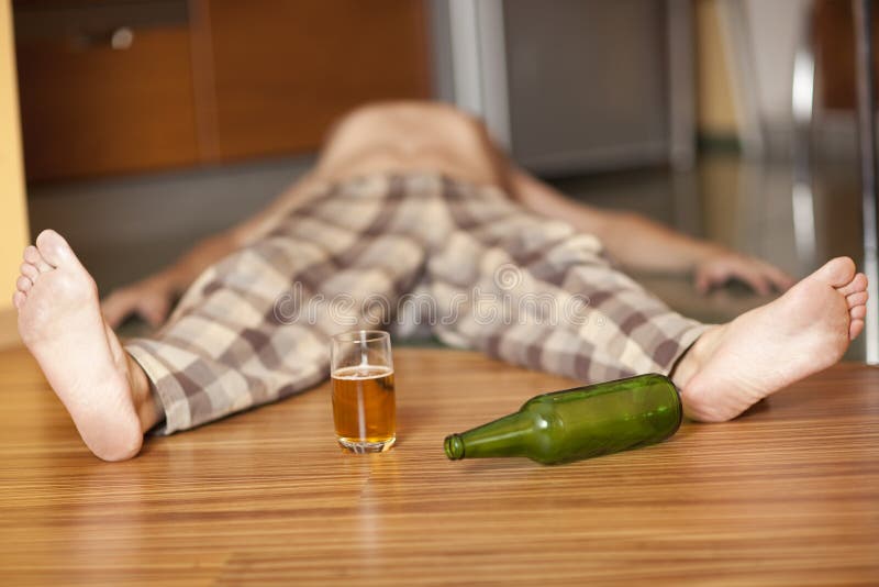 Alcoholist stock foto. Image of persoon, wijn, één, dronkaard - 17136182