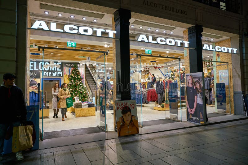 Alcott editorial image. Image of market, design, milan - 134649980