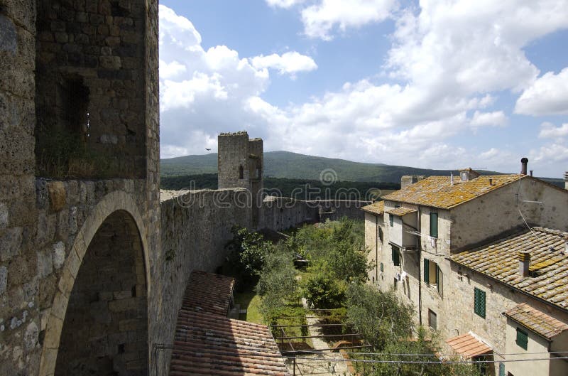 Aldea medieval imagen de archivo. Imagen de inspirador - 5503039