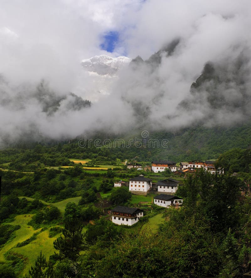 Aldeas de Yu-Beng imagen de archivo. Imagen de cielo - 10255827