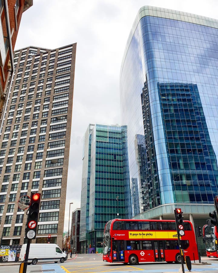 Aldgate East editorial photography. Image of transport - 214816322