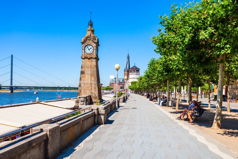 Aldstadt Gammal Stad I Dusseldorf Redaktionell Arkivbild - Bild av lopp ...